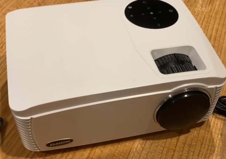 Top 10 Best Projectors under $500 | TechPicko