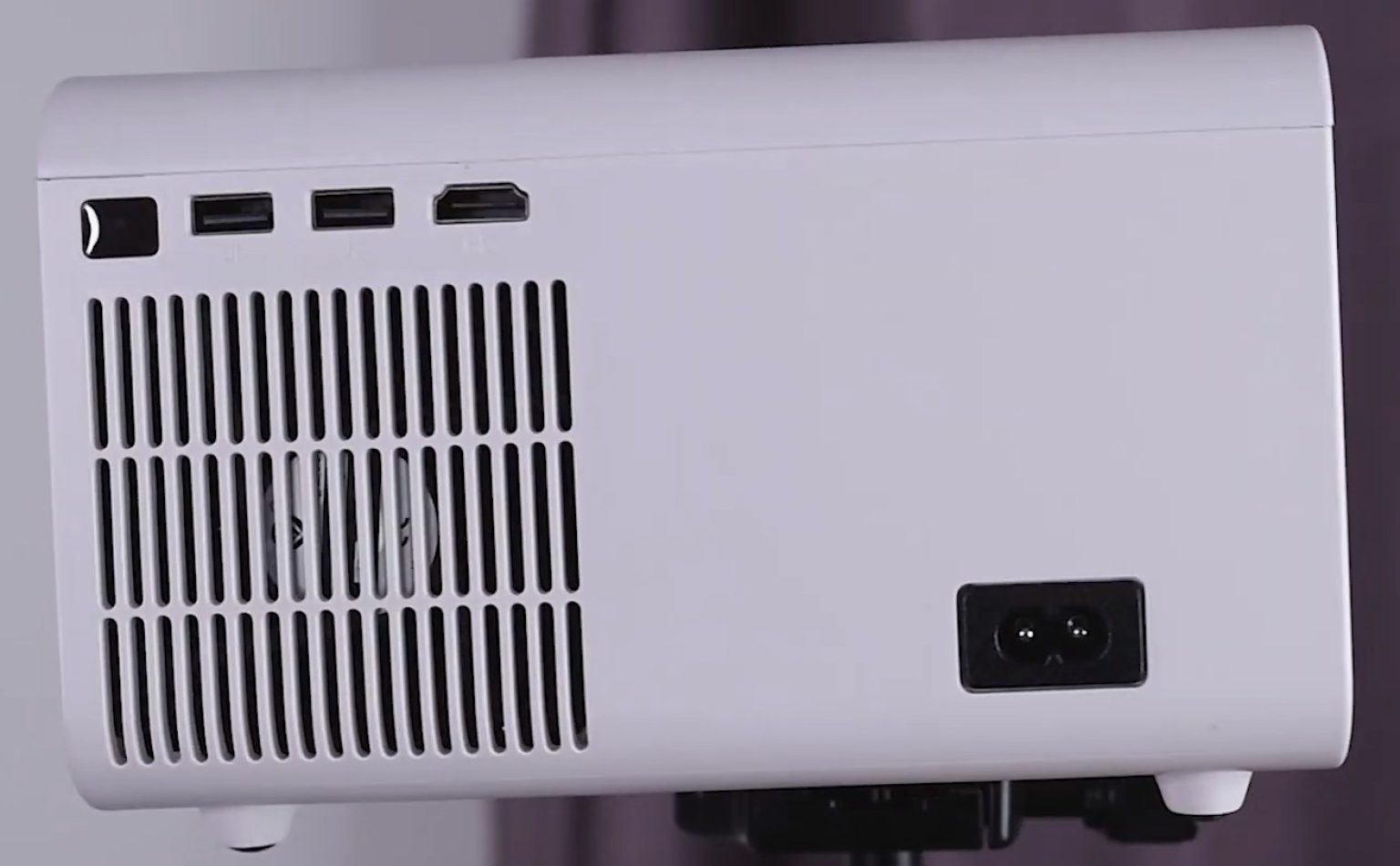 Best projector under 200 - Top 10 Picks in 2023 | TechPicko
