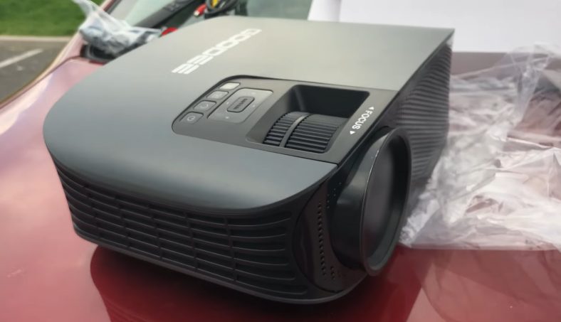 Best projector under 200 - Top 10 Picks in 2023 | TechPicko