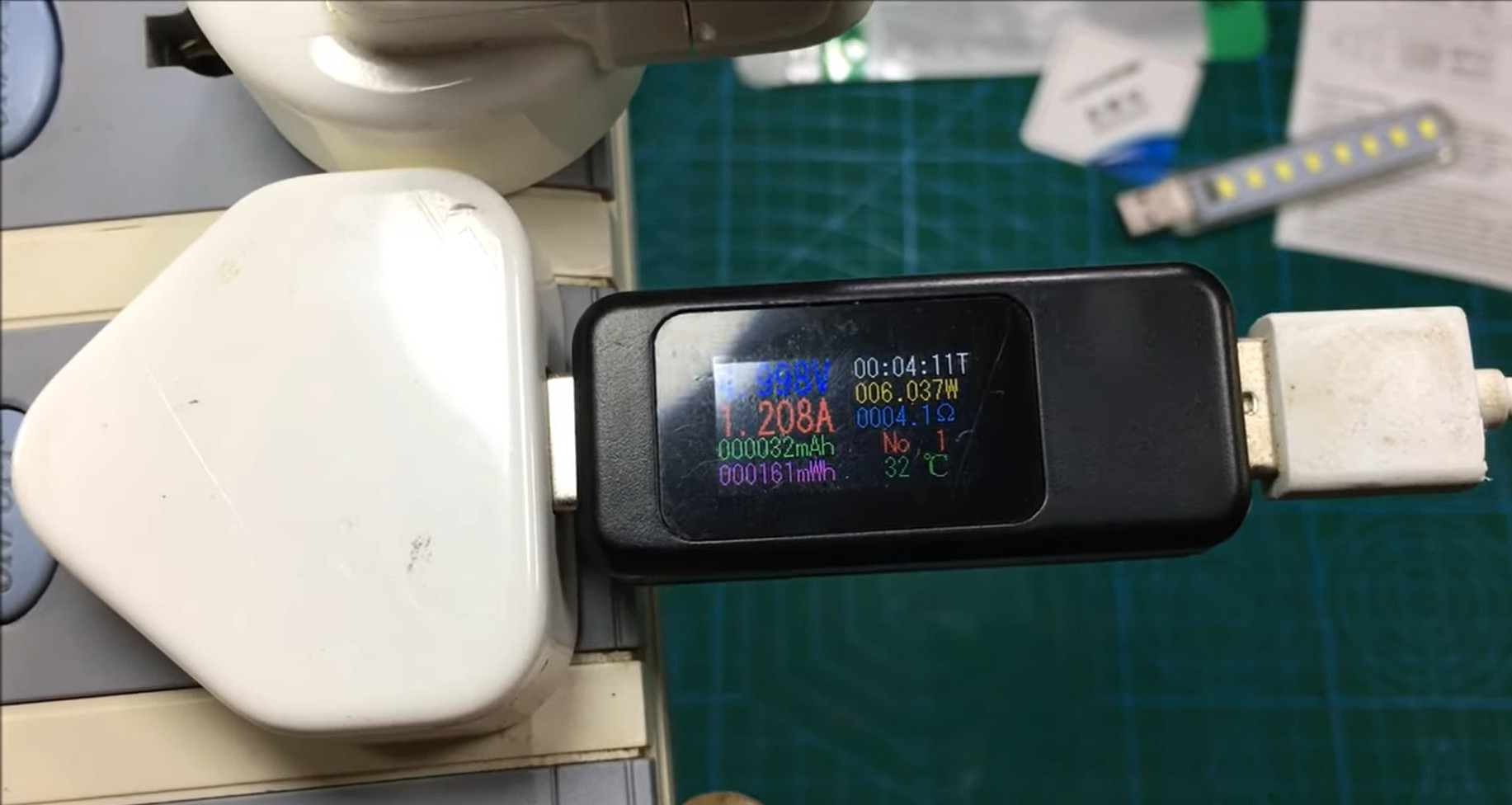 What is USB voltage? Things you need to consider - TechPicko