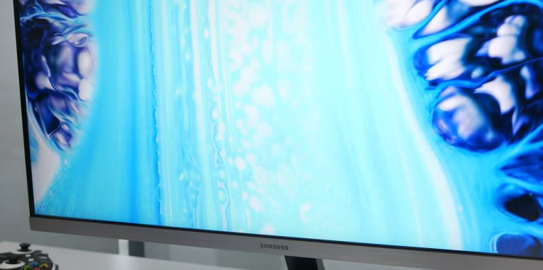 How do I connect my HDMI monitor to a USB port?