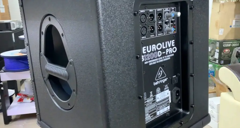 Active Vs Passive Subwoofer: Which one should you choose?