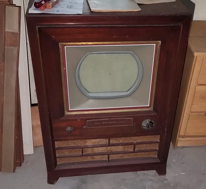 When did Color TV come out? We’ve got the answer for you!